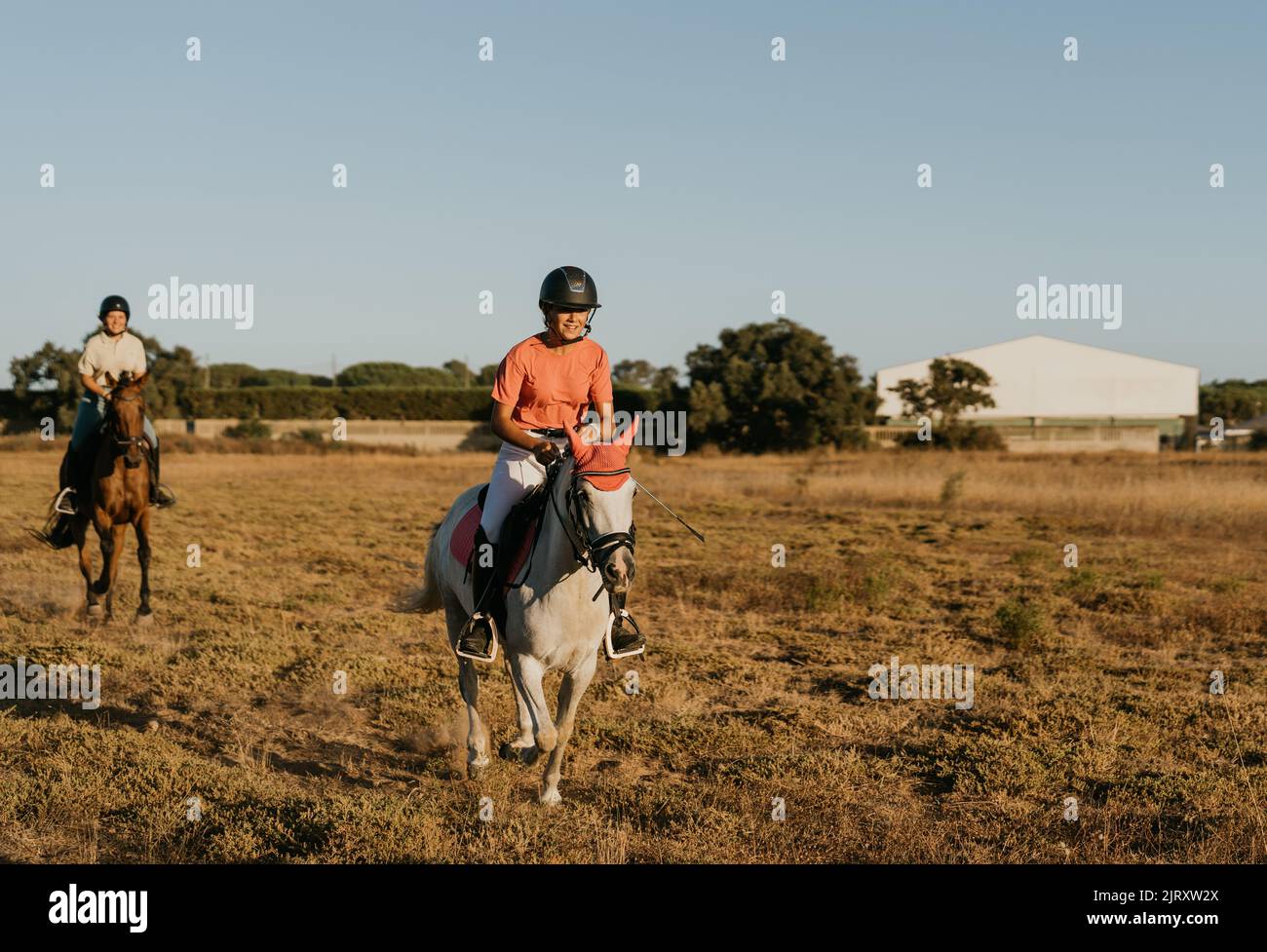 Rider dressed in white hi-res stock photography and images - Alamy