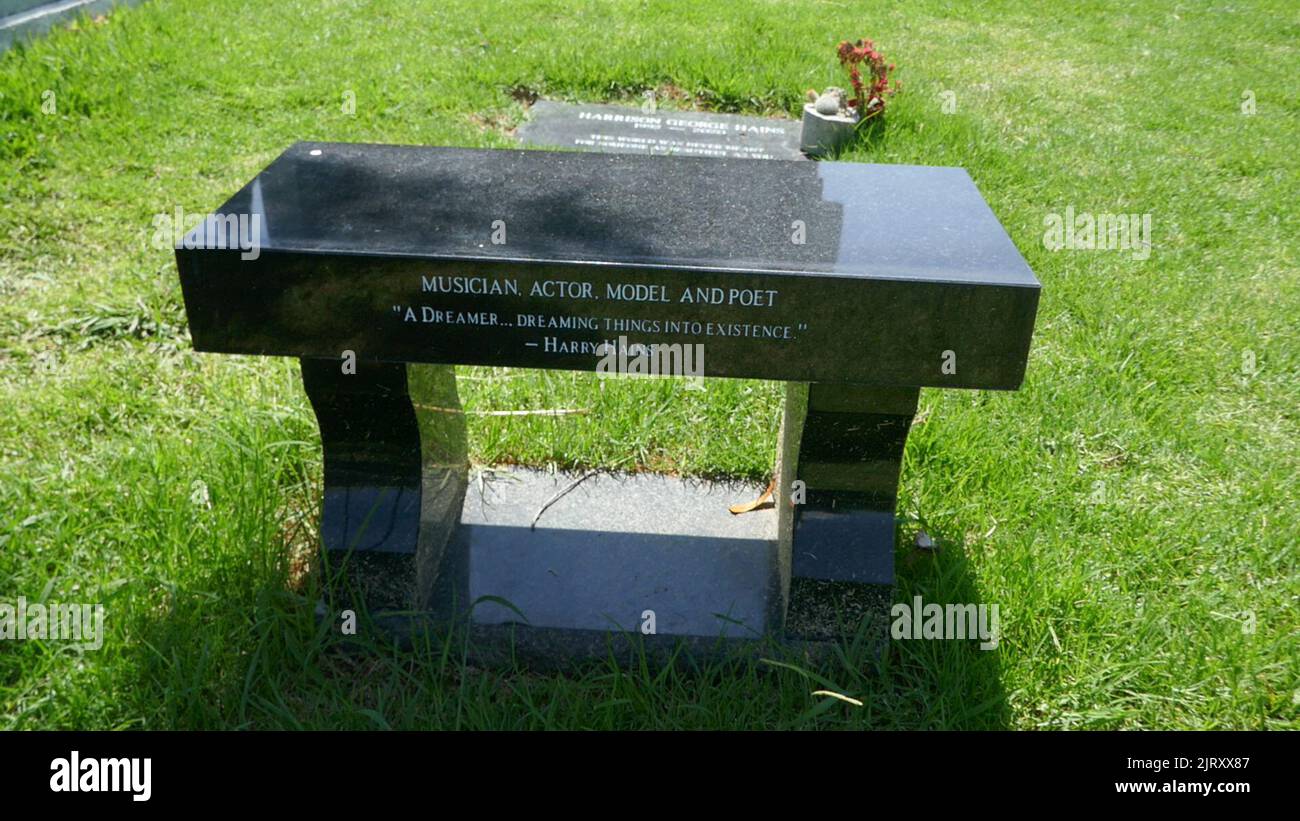 Los Angeles, California, USA 24th August 2022 Actor Harrison George Hains Grave in Garden of ...