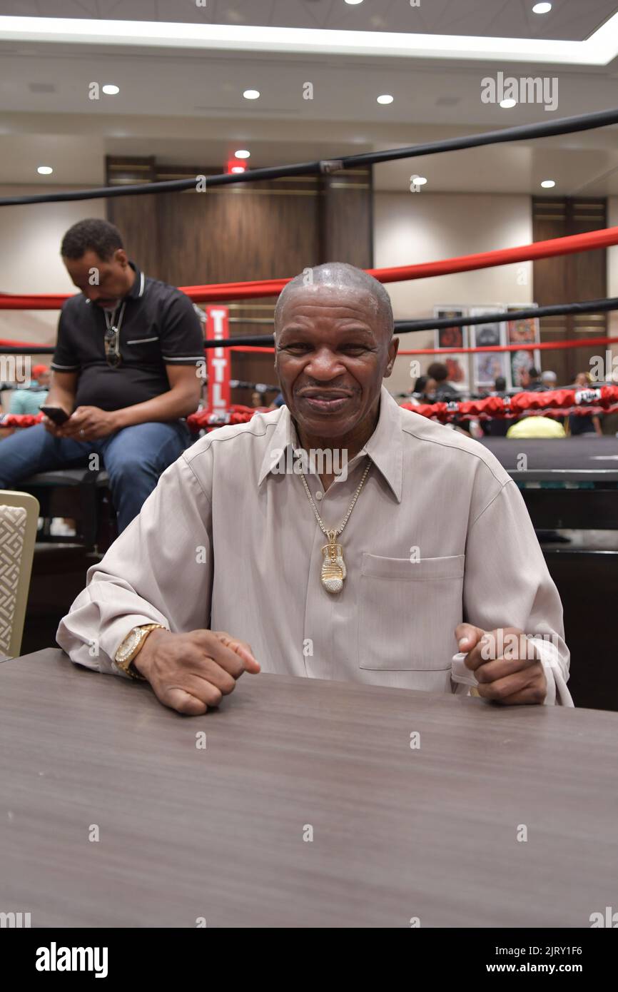 Las Vegas, NV, USA. 26th Aug, 2022. - Floyd Mayweather Sr. at the ...