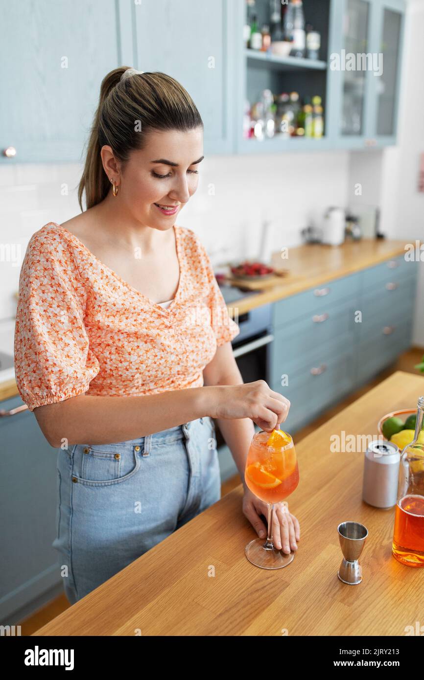 Veneziano cocktail hi-res stock photography and images - Alamy