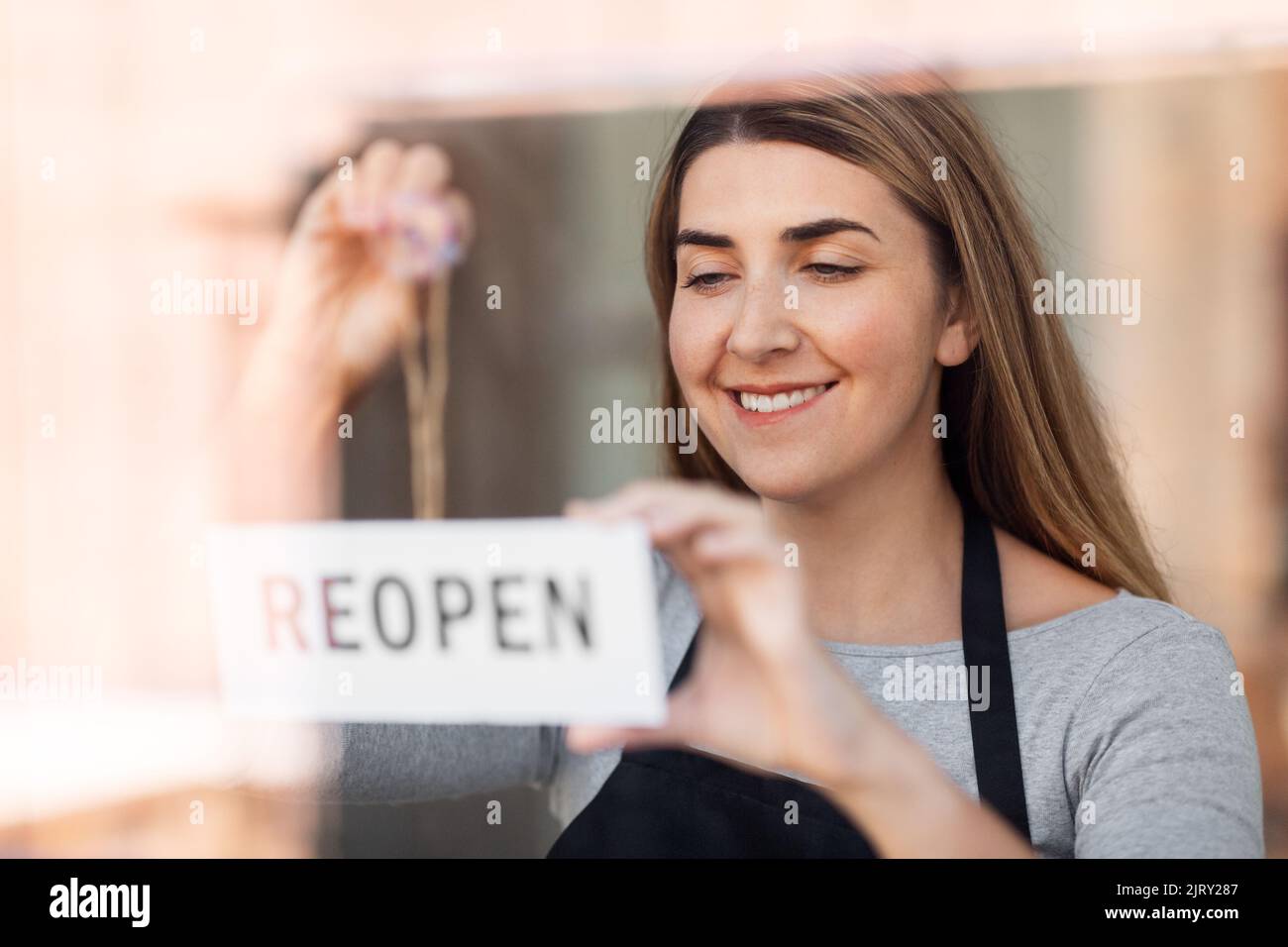 Open window door hi-res stock photography and images - Alamy