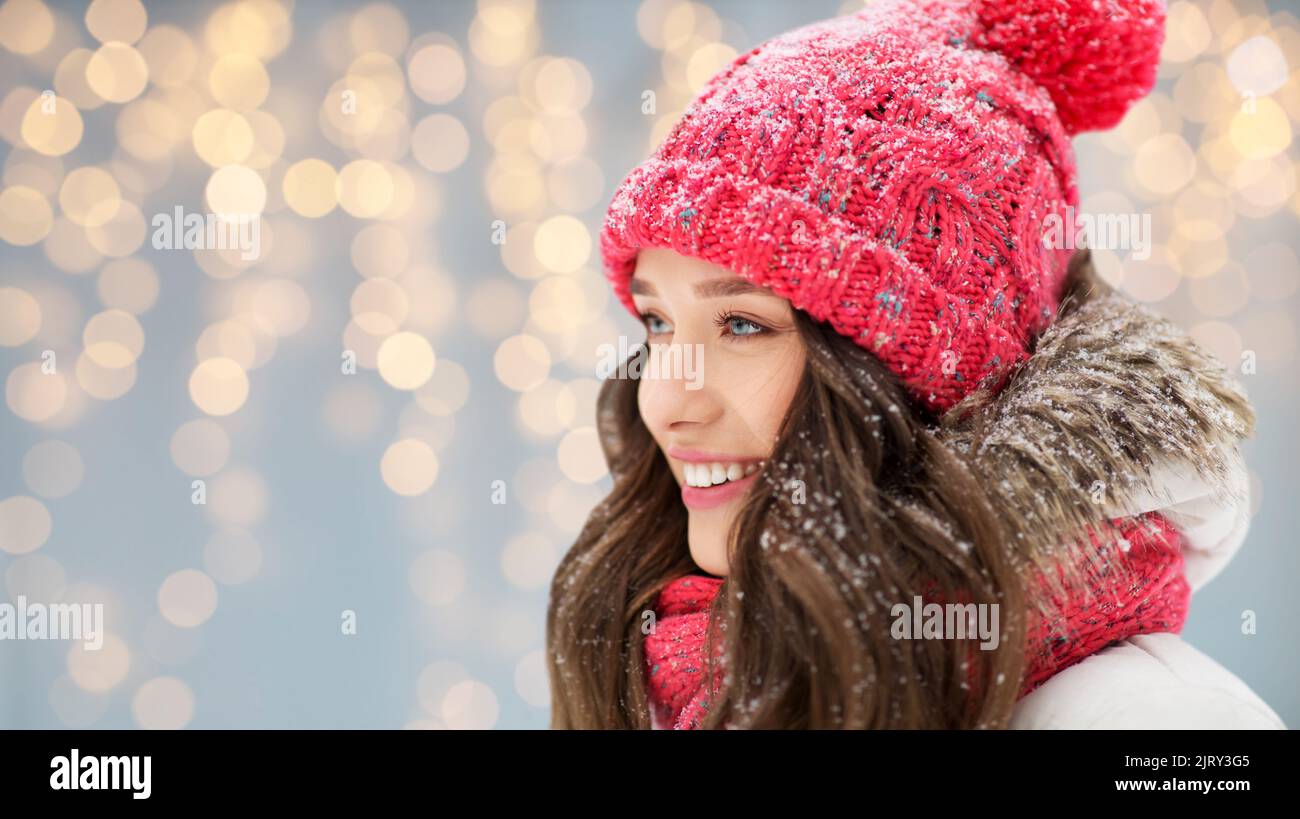smiling teenage girl outdoors in winter Stock Photo - Alamy