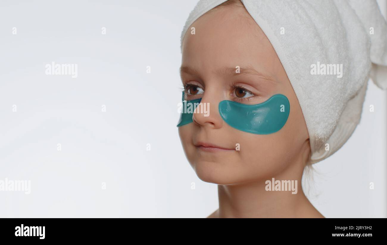 Child with eye patch care hi-res stock photography and images - Alamy