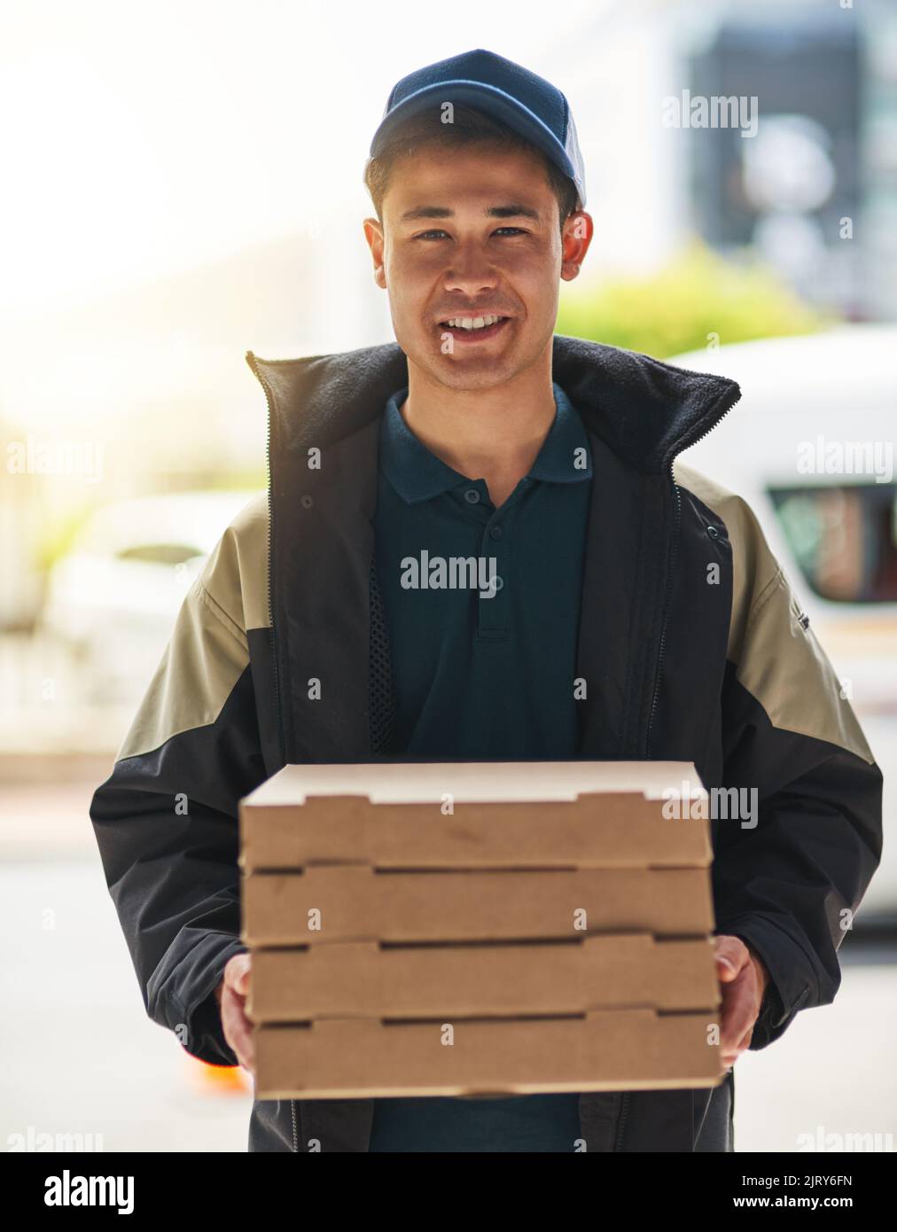 Pizza delivery guy standing door hi-res stock photography and images ...