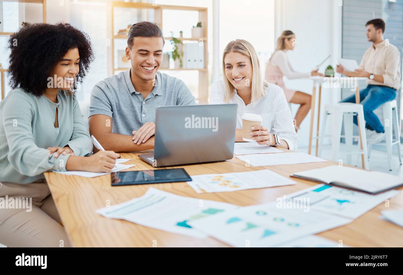 Office work solving laptop hi-res stock photography and images - Alamy