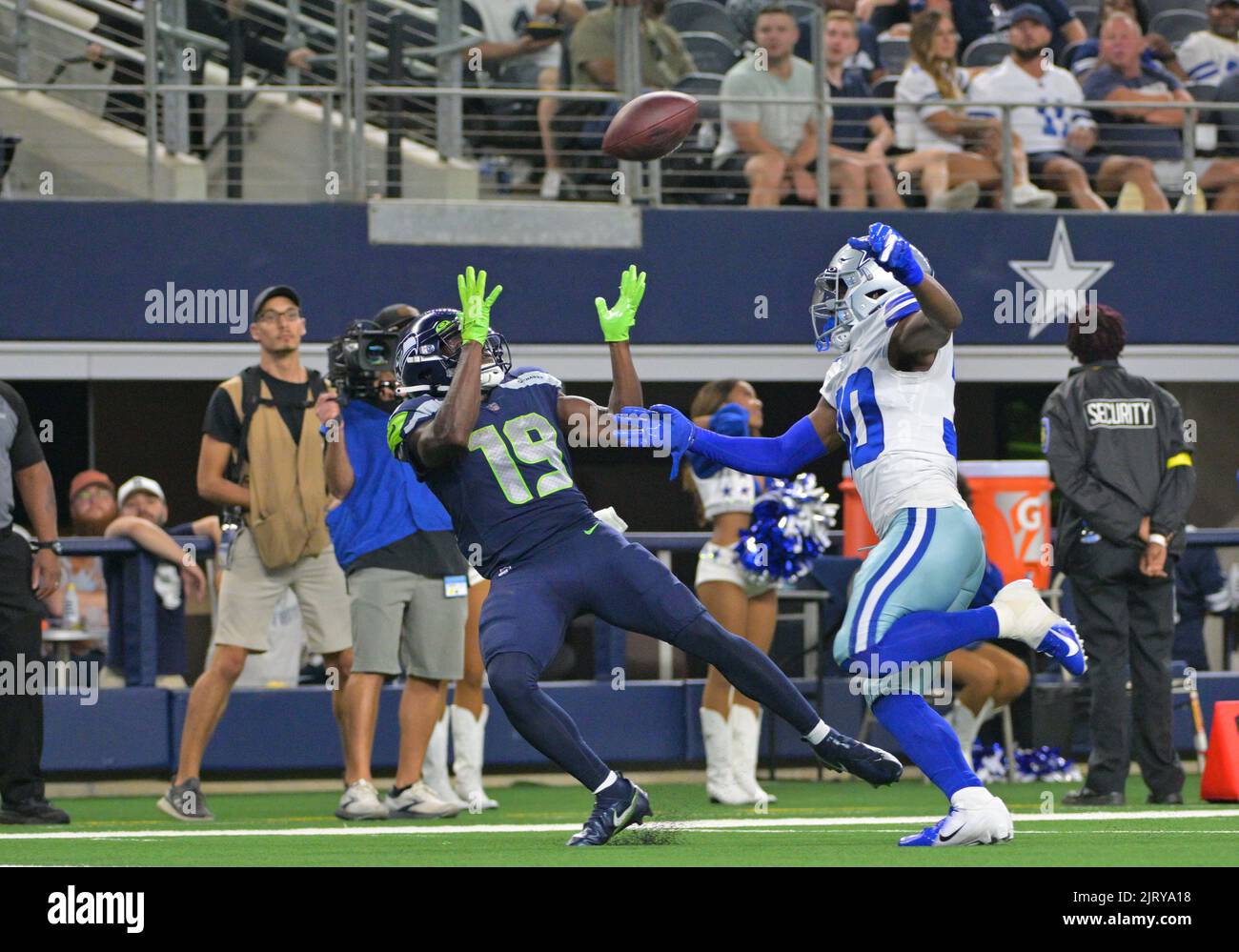 August 26 2022: Seattle Seahawks wide receiver Penny Hart (19) catches ...