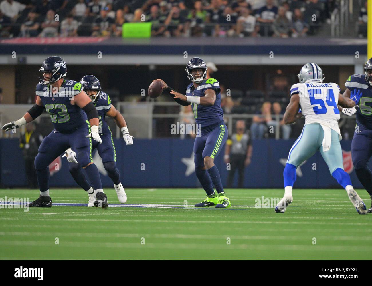 August 26 2022: Seattle Seahawks quarterback Geno Smith (7) drops back ...