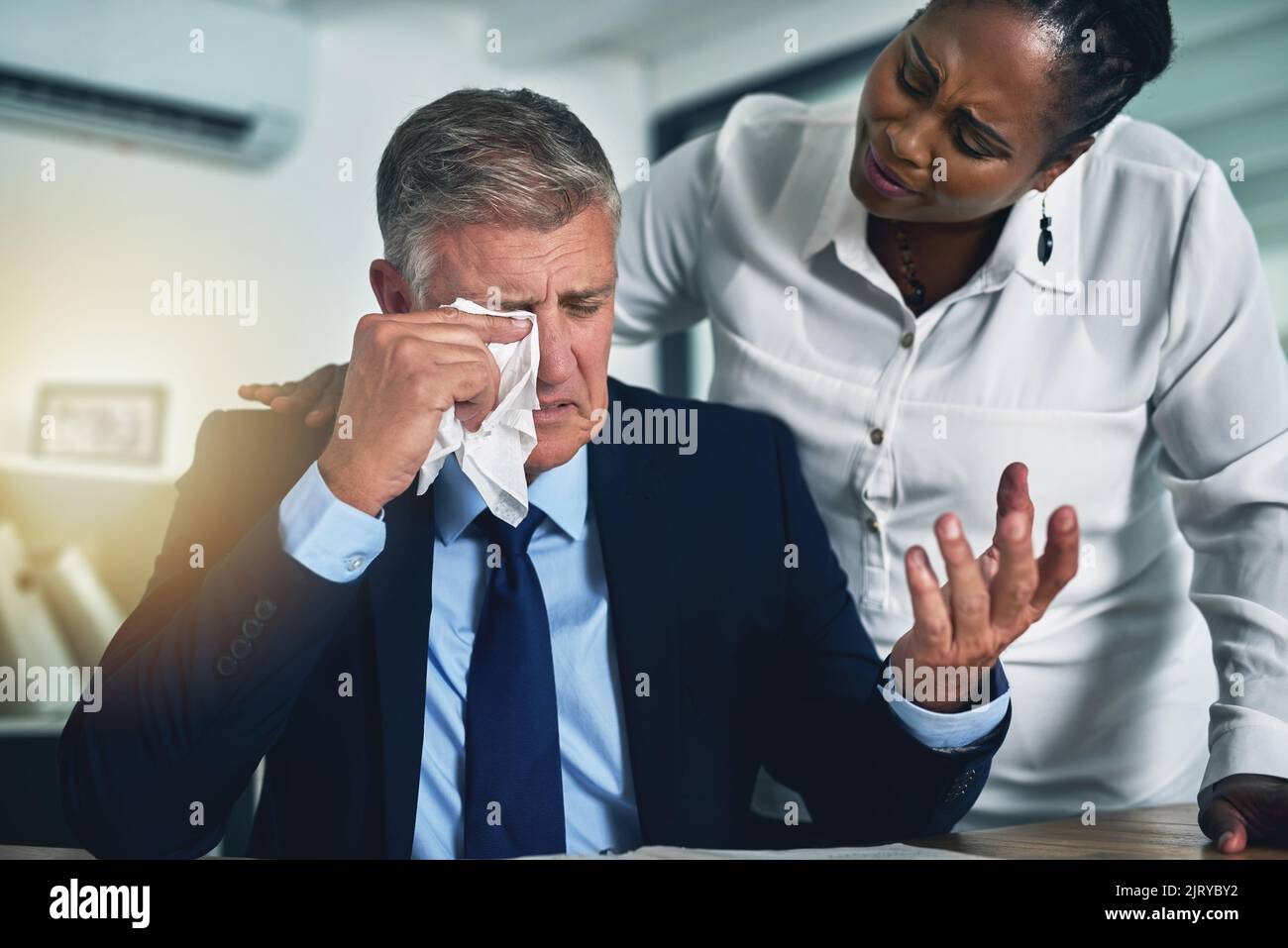 I just cant deal with all these deadlines. a concerned businesswoman ...