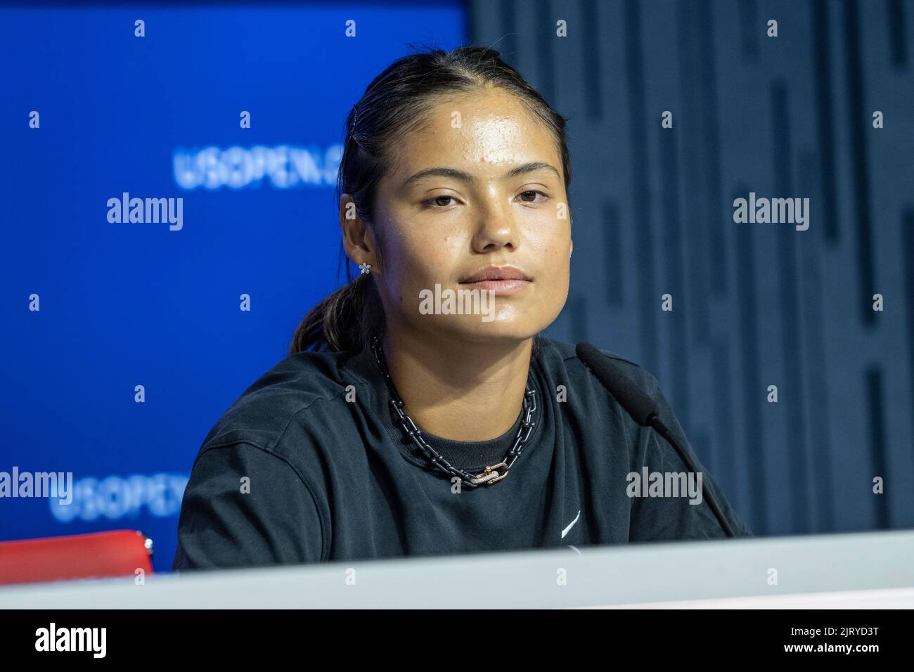Emma raducanu us open 2022 hi-res stock photography and images - Alamy