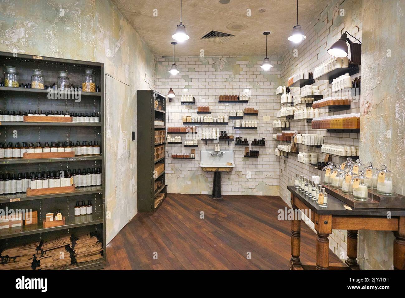 Le labo hi-res stock photography and images - Alamy