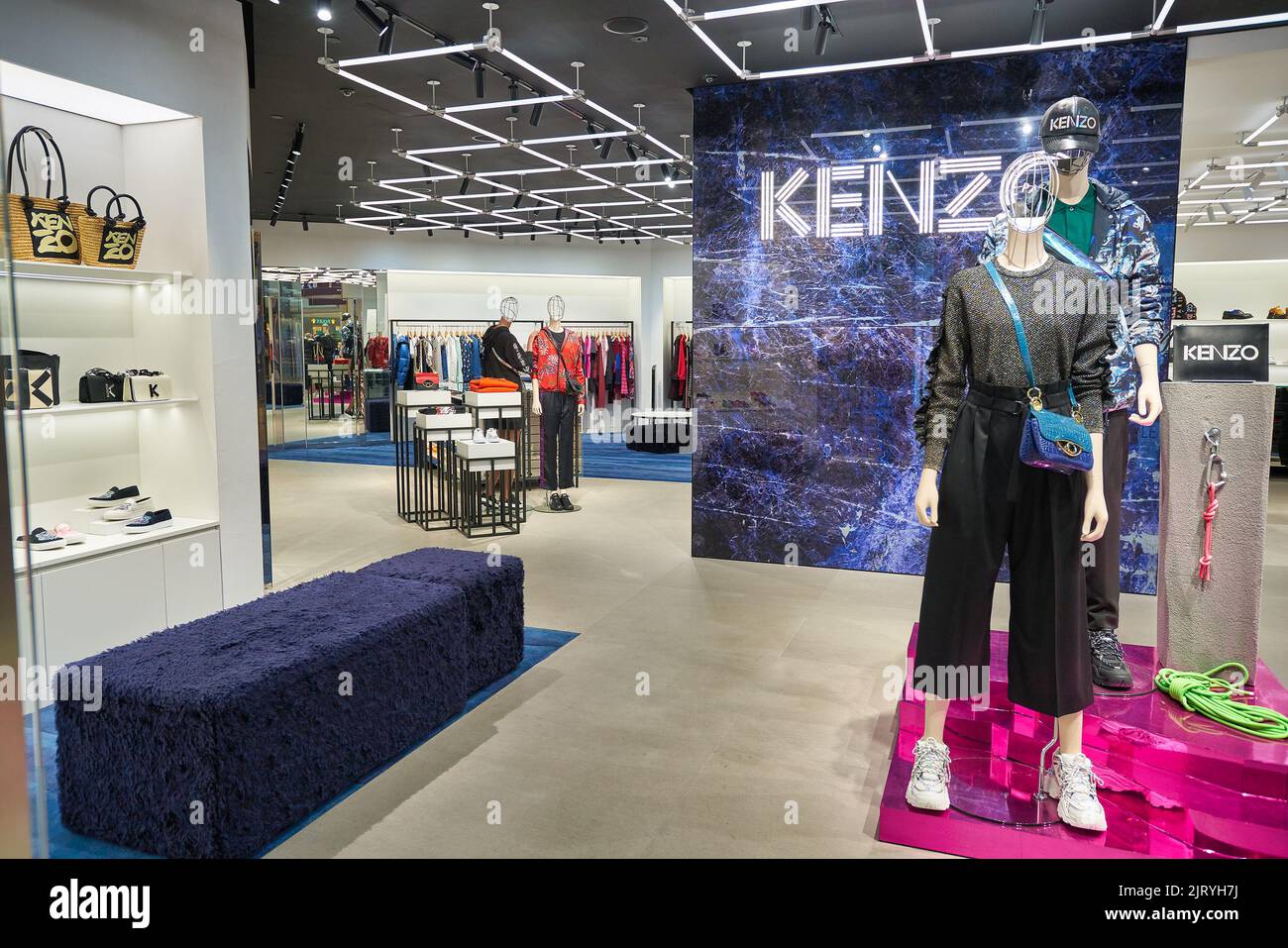 Kenzo interior hi-res stock photography and images - Alamy
