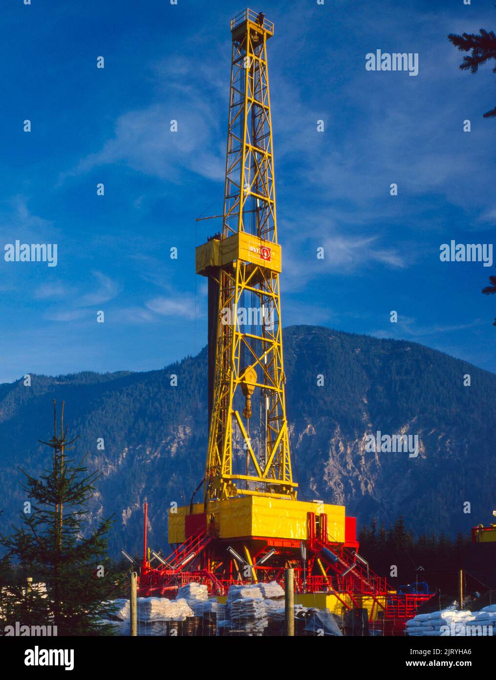 Conveyor tower, oil rig, attempt station of the company Preussag ...