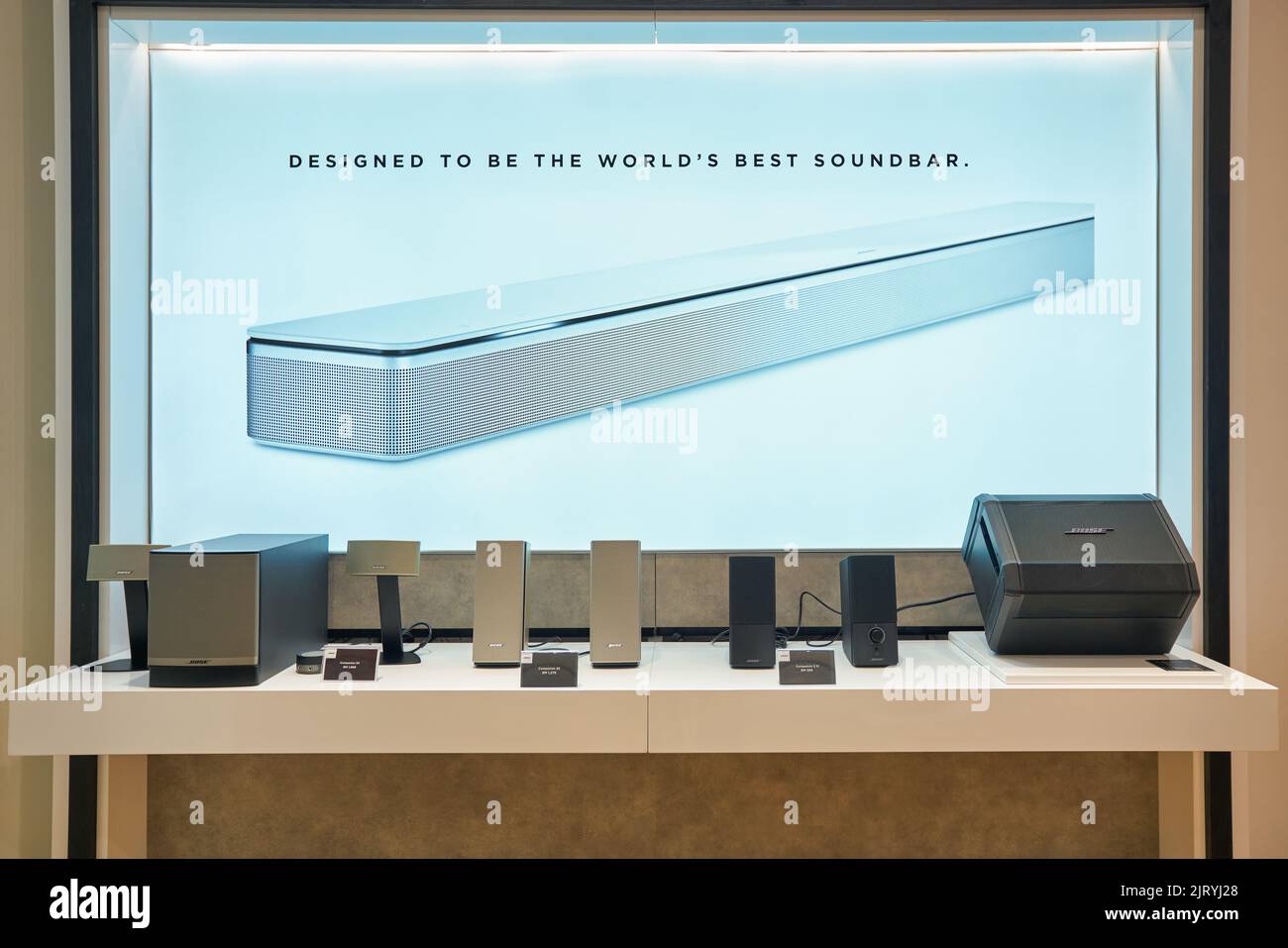 Electronics store speaker hi-res stock photography and images - Alamy