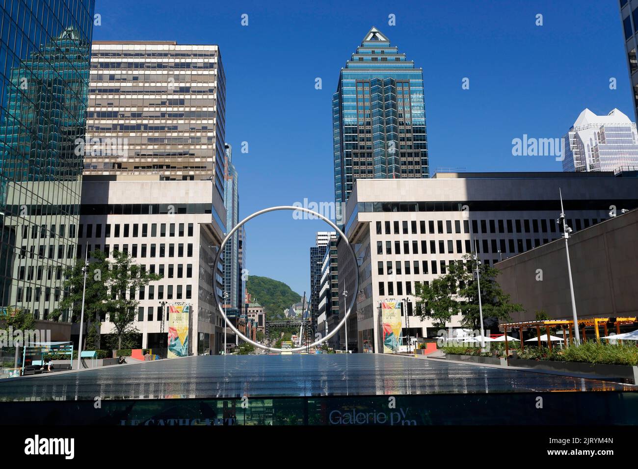 Big ring hi-res stock photography and images - Alamy