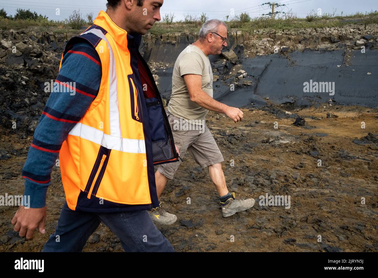 Spraying fertilizer river hi-res stock photography and images - Alamy
