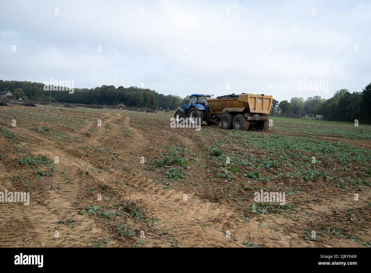 Spraying fertilizer river hi-res stock photography and images - Alamy