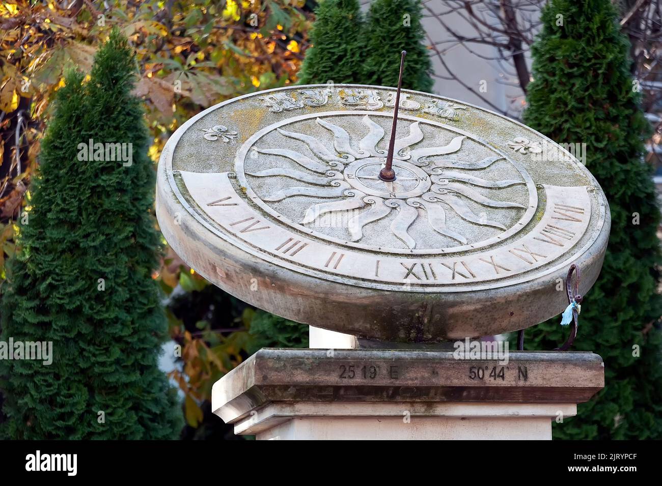 Medieval sundial hi-res stock photography and images - Alamy