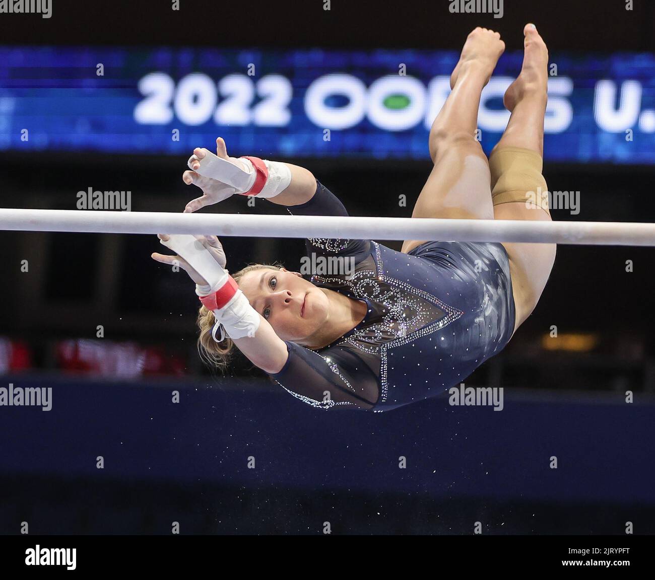 August 21, 2022: Lexi Zeiss of Twin City Twisters transitions between ...