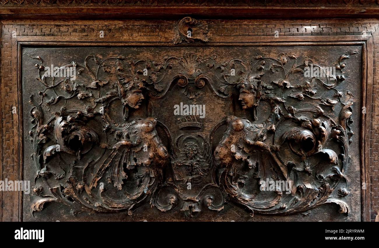 Carved wood paneling ornate Stock Photo - Alamy