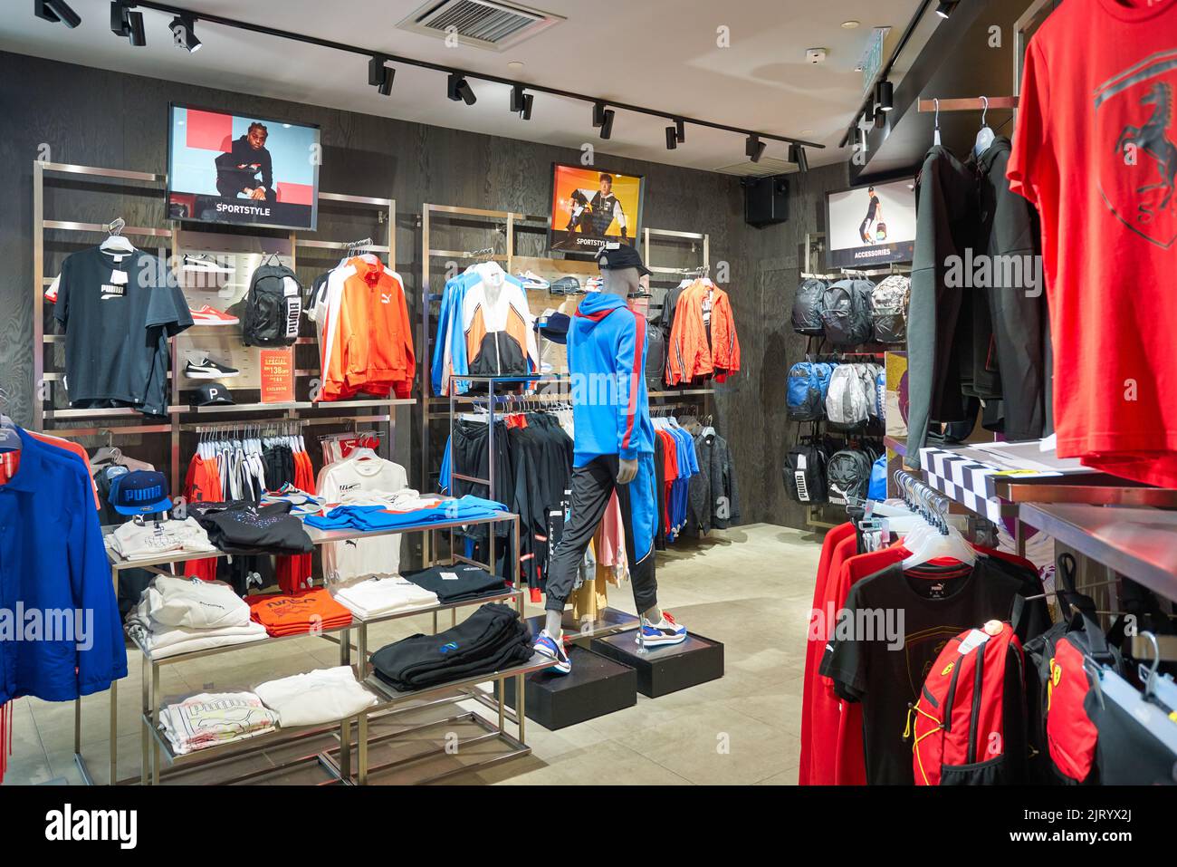 Puma shop modern interior hi-res stock photography and images - Alamy