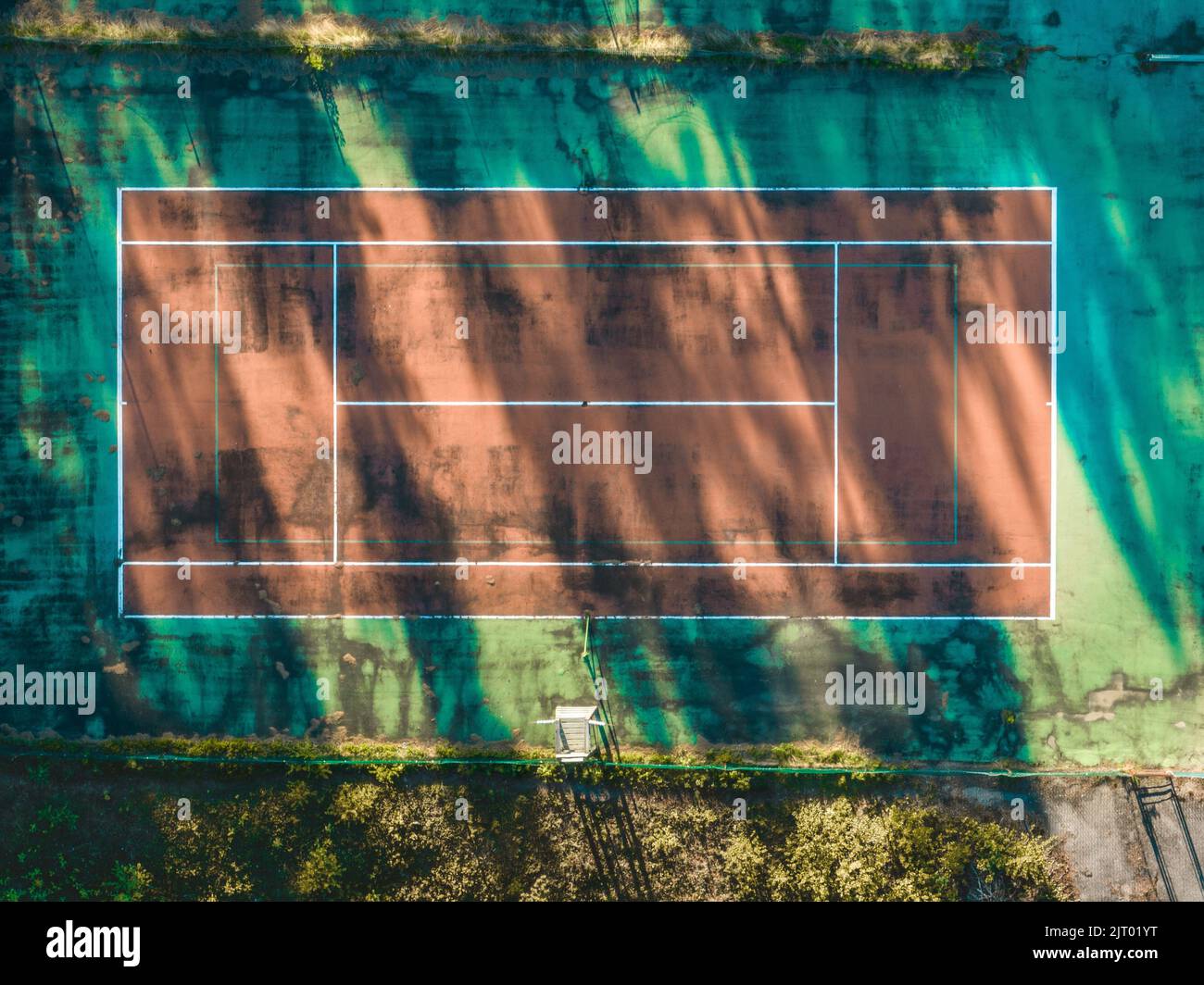 An aerial view of a tennis court Stock Photo - Alamy
