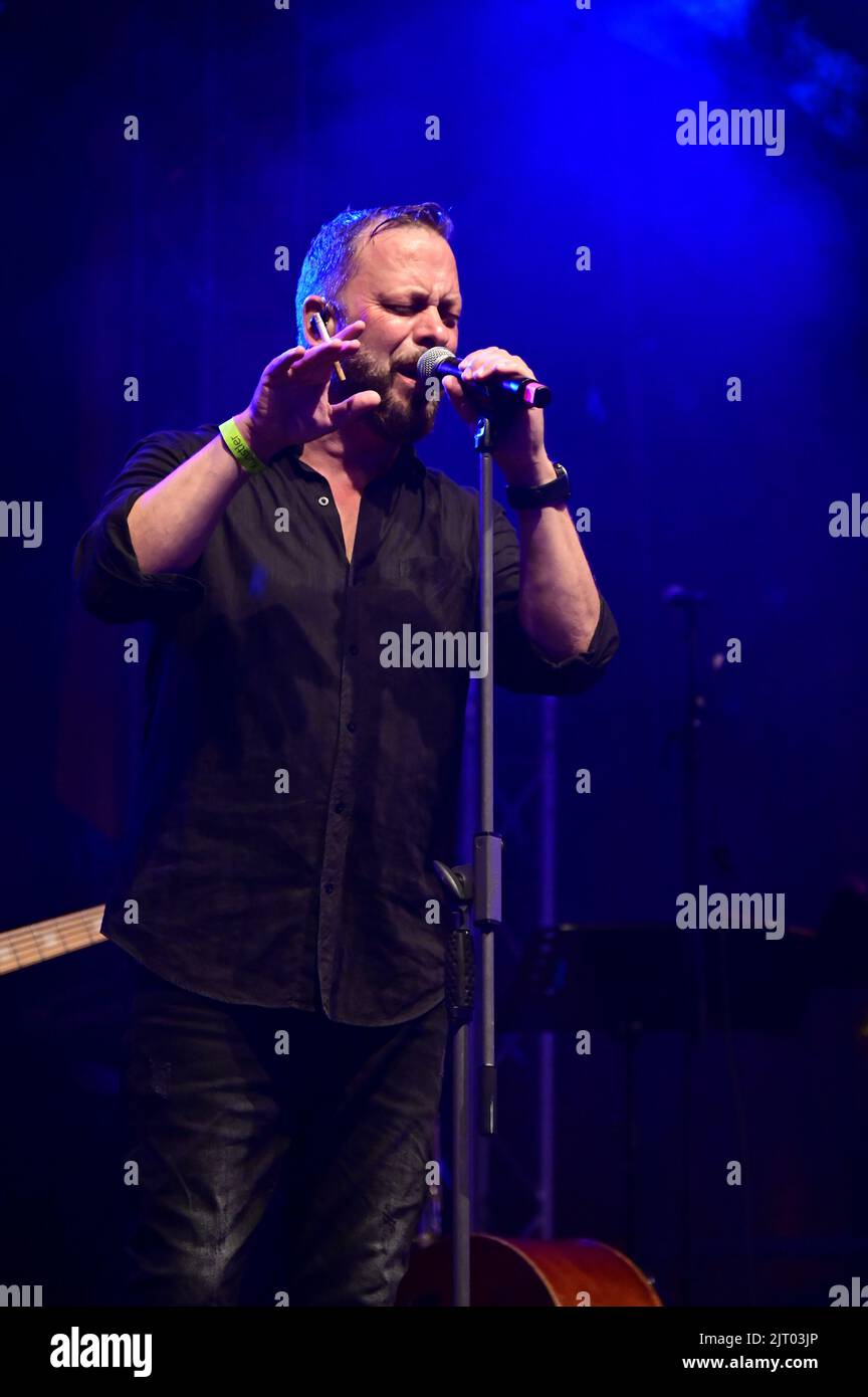 Kai Niemann mit seiner Band "108 Fahrenheit" beim 28. Altstadtfest auf ...