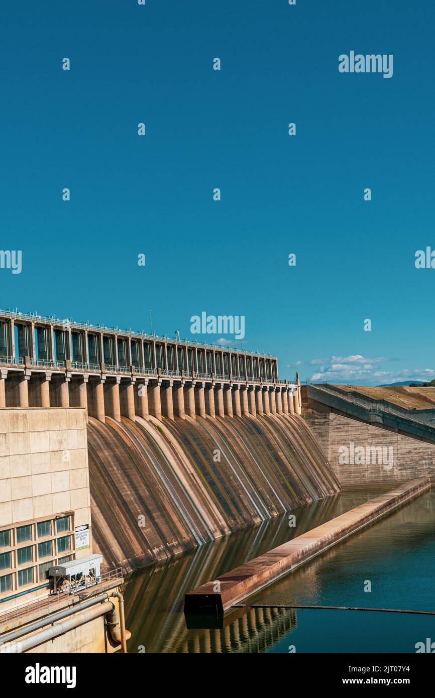 A vertical shot of the Hume Dam in Riverina, New South Wales, Australia ...