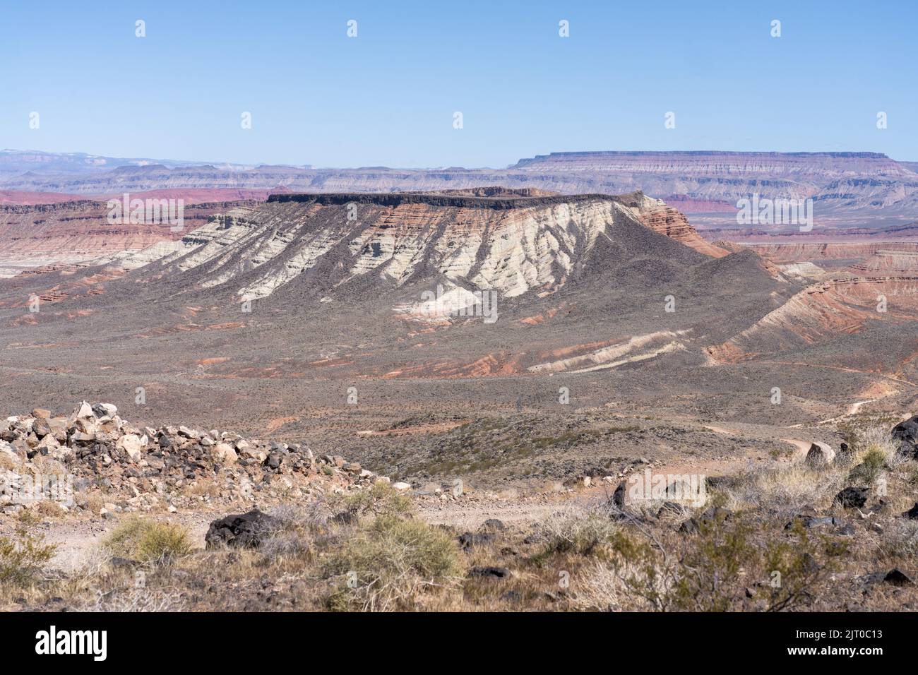 Desert mesas in the Great Basin Desert of southwestern Utah Stock Photo ...