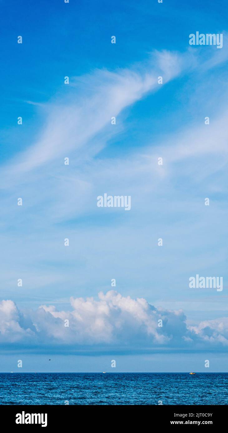 Atmosphere VERTICAL panorama real photo beauty nature wallpaper ...