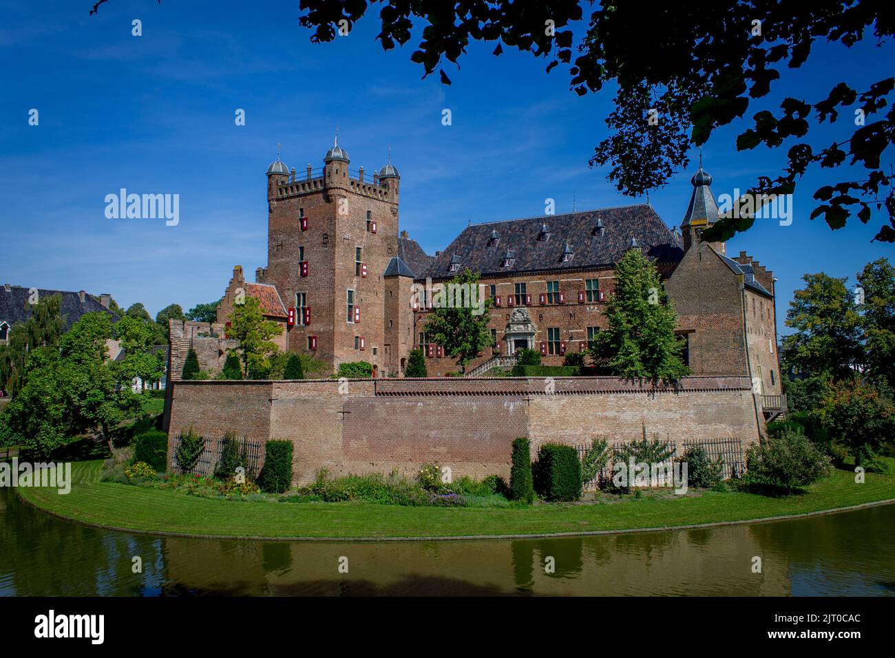 medieval castle in s'heerenberg netherlands huis bergh Stock Photo - Alamy