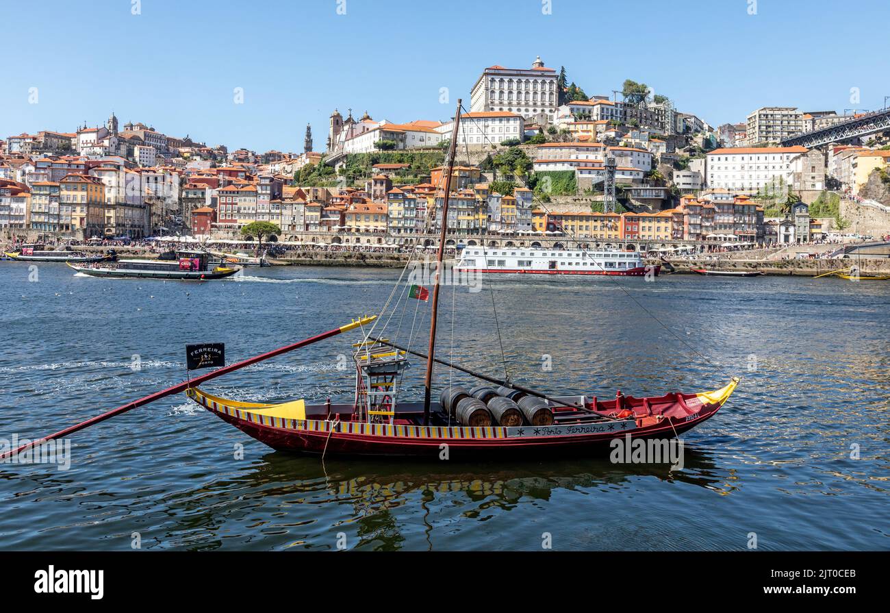 Porto river cruises hi-res stock photography and images - Alamy