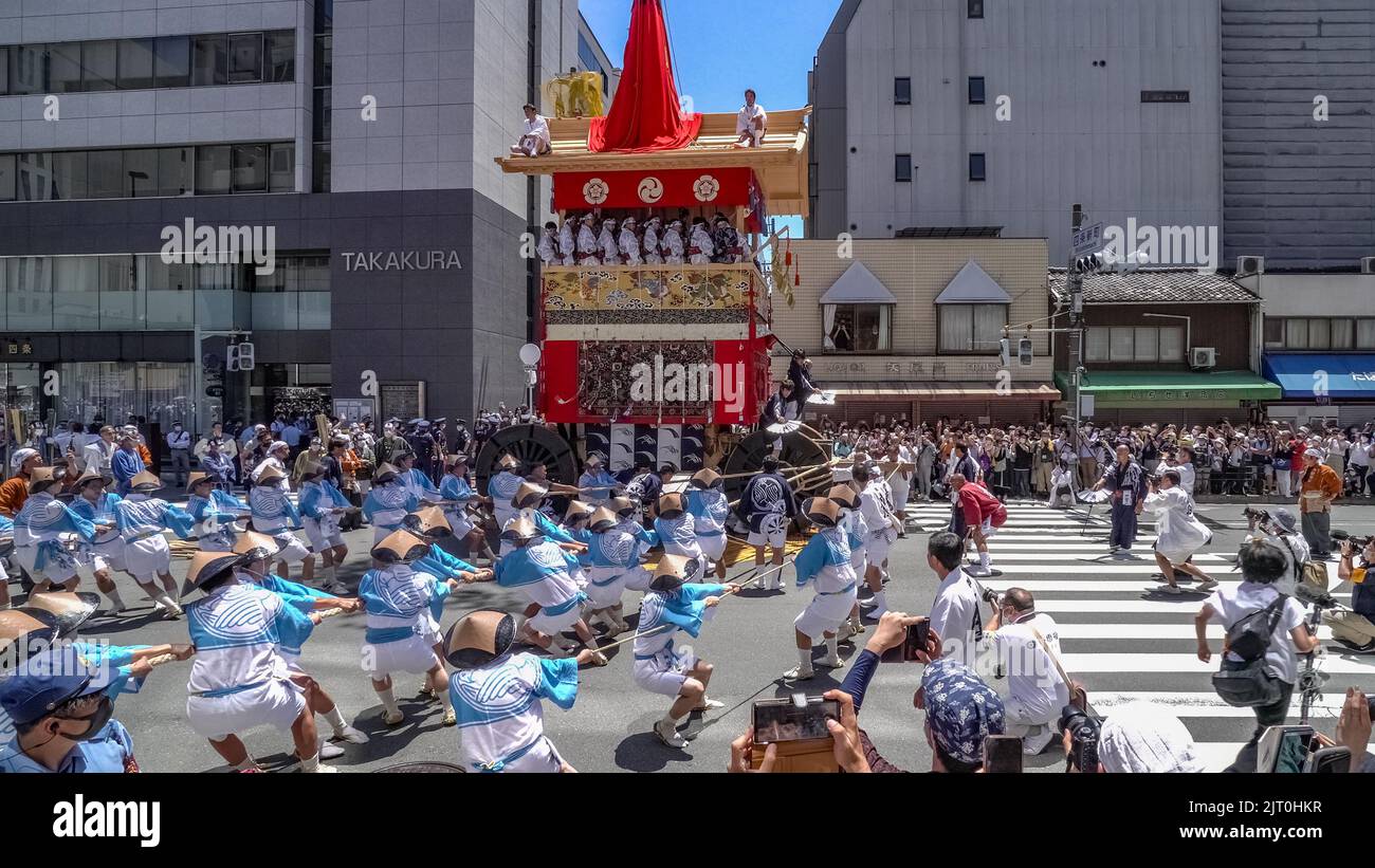 Gion Matsuri (Gion Festival), chariot parade, pulling the Taka yama ...