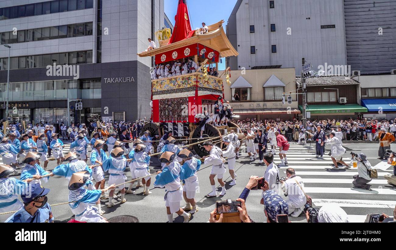 Gion Matsuri (Gion Festival), chariot parade, pulling the Taka yama ...