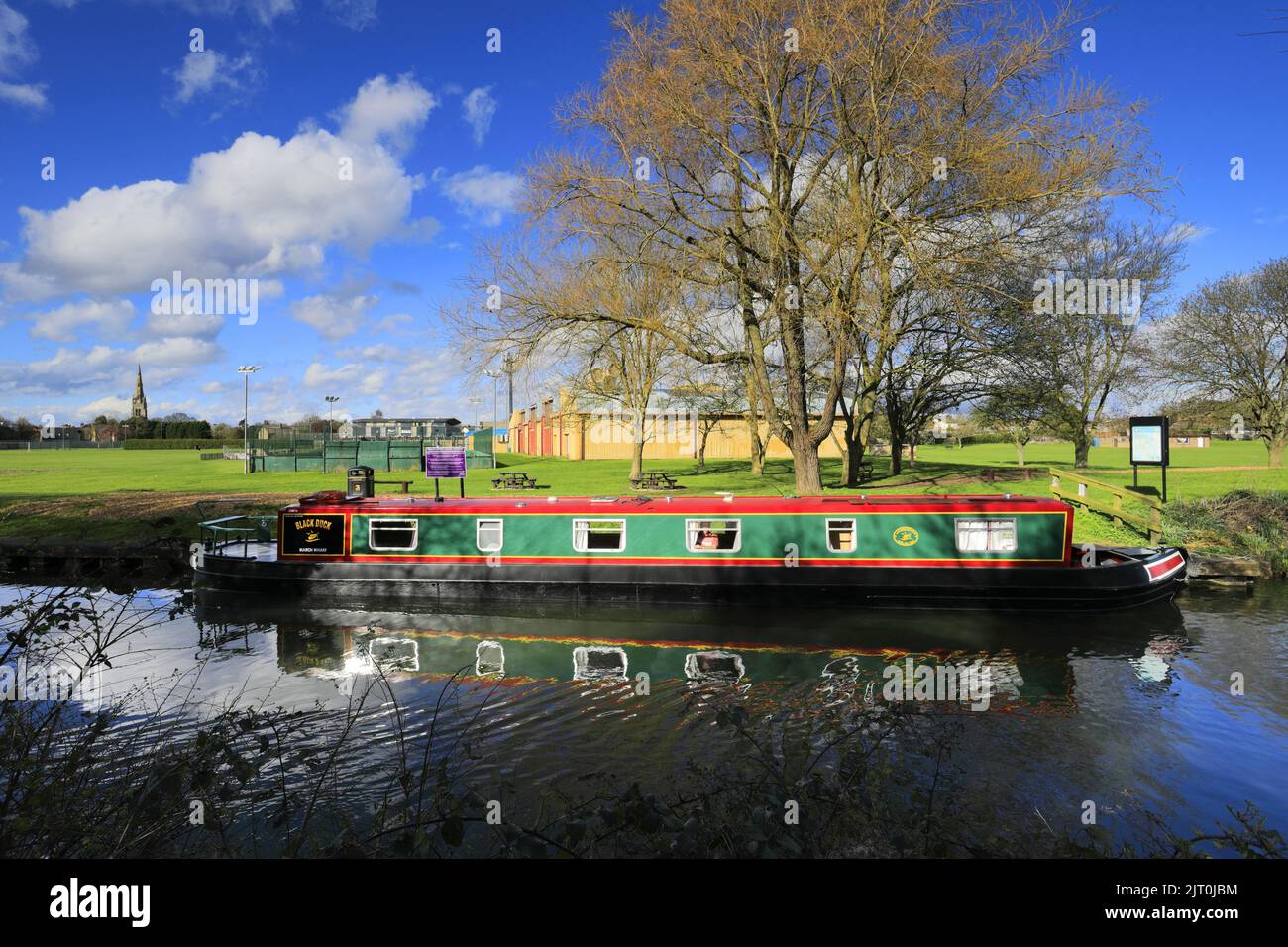 Narrowboat on the Briggate river, Whittlesey town, Cambridgeshire ...