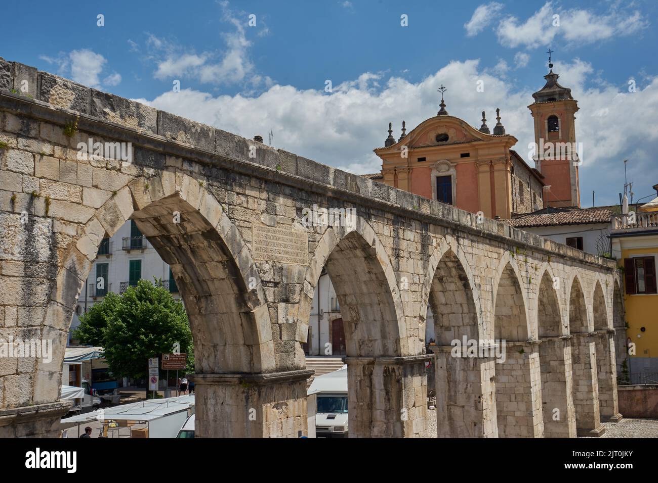 Acquedotto medievale hi-res stock photography and images - Alamy