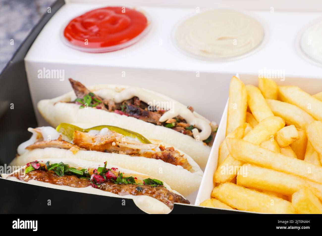 Arabic pita bread hi-res stock photography and images - Alamy