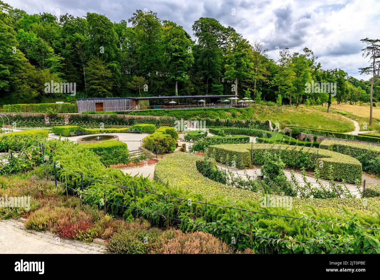 The egg-shaped Parabola Walled Garden contains 267 apple tree varieties ...