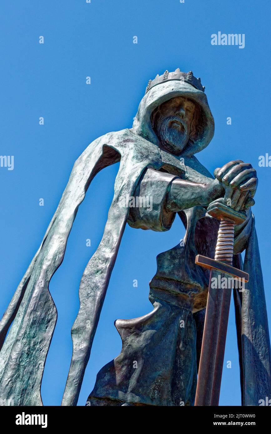 King arthur merlin statue hi-res stock photography and images - Alamy