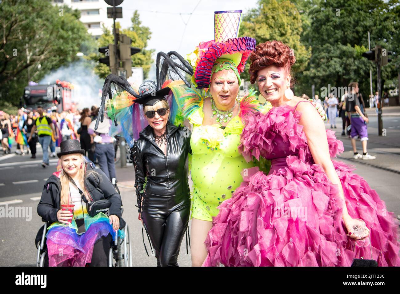 Bremen, Germany. 27th Aug, 2022. People celebrate colorfully dressed up ...