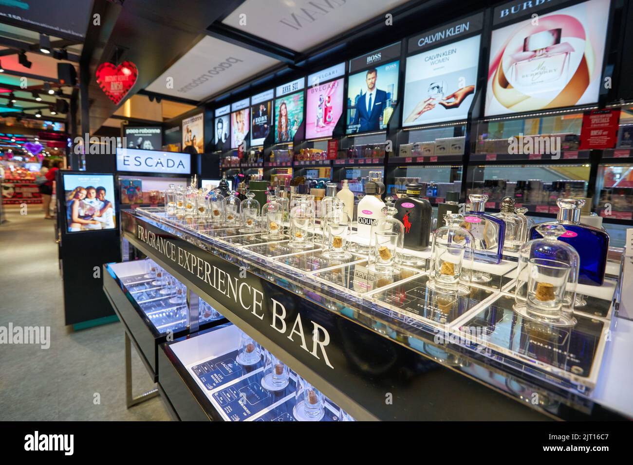Fragrance bar experience hi-res stock photography and images - Alamy