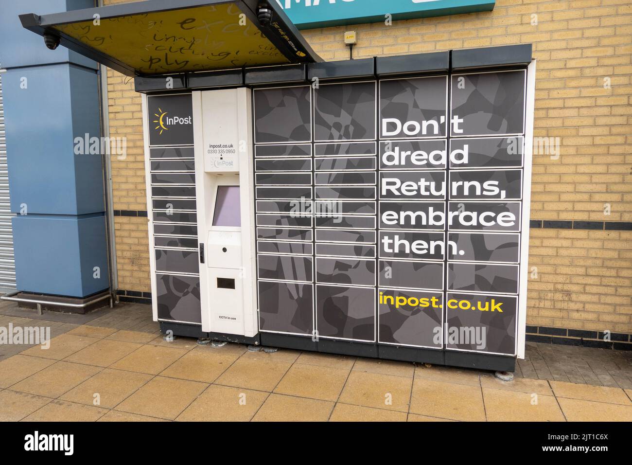 Supermarket locker storage hi-res stock photography and images - Alamy