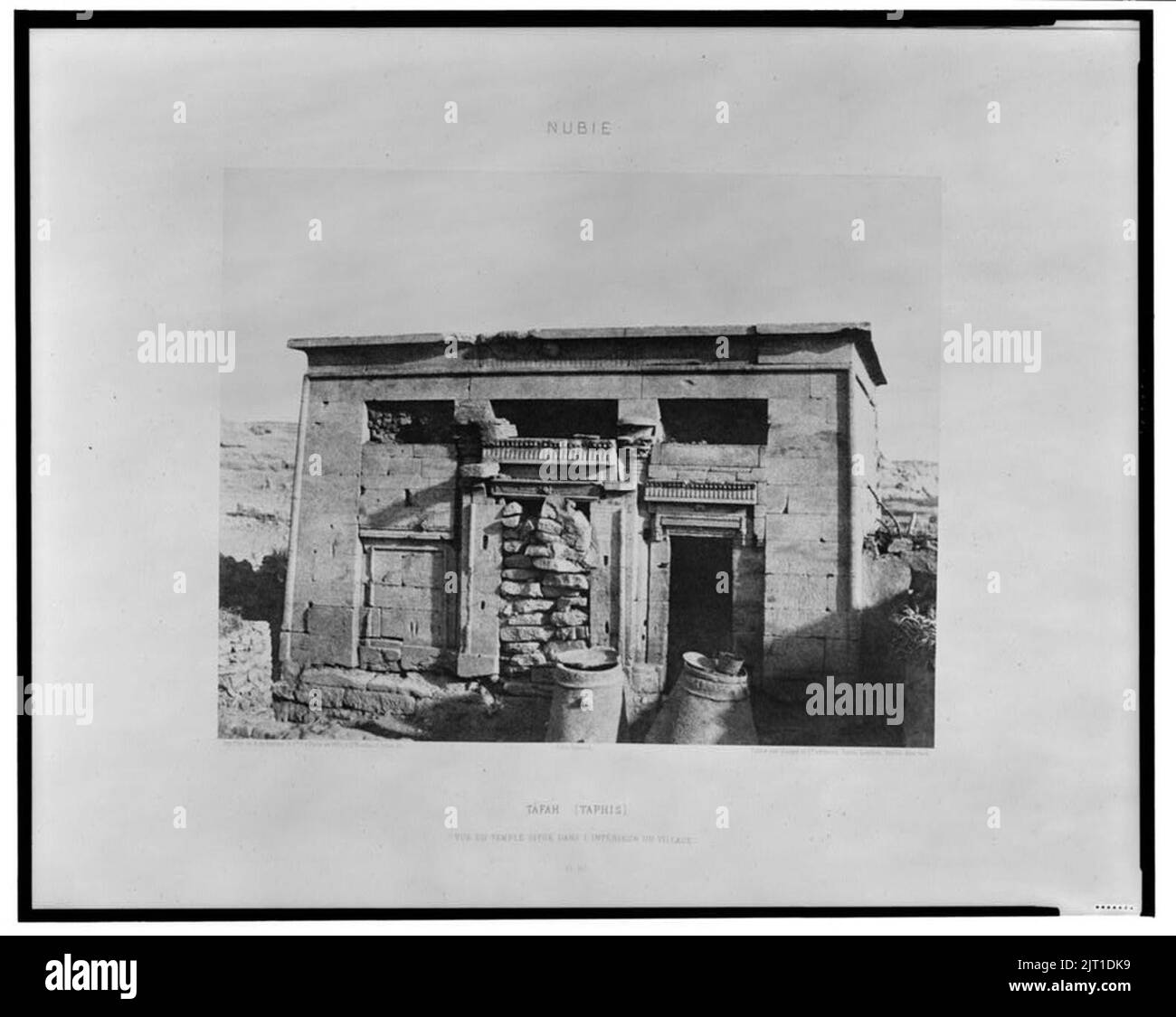 Tâfah (Taphis) - vue du temple situé dans l'interieur du village ...