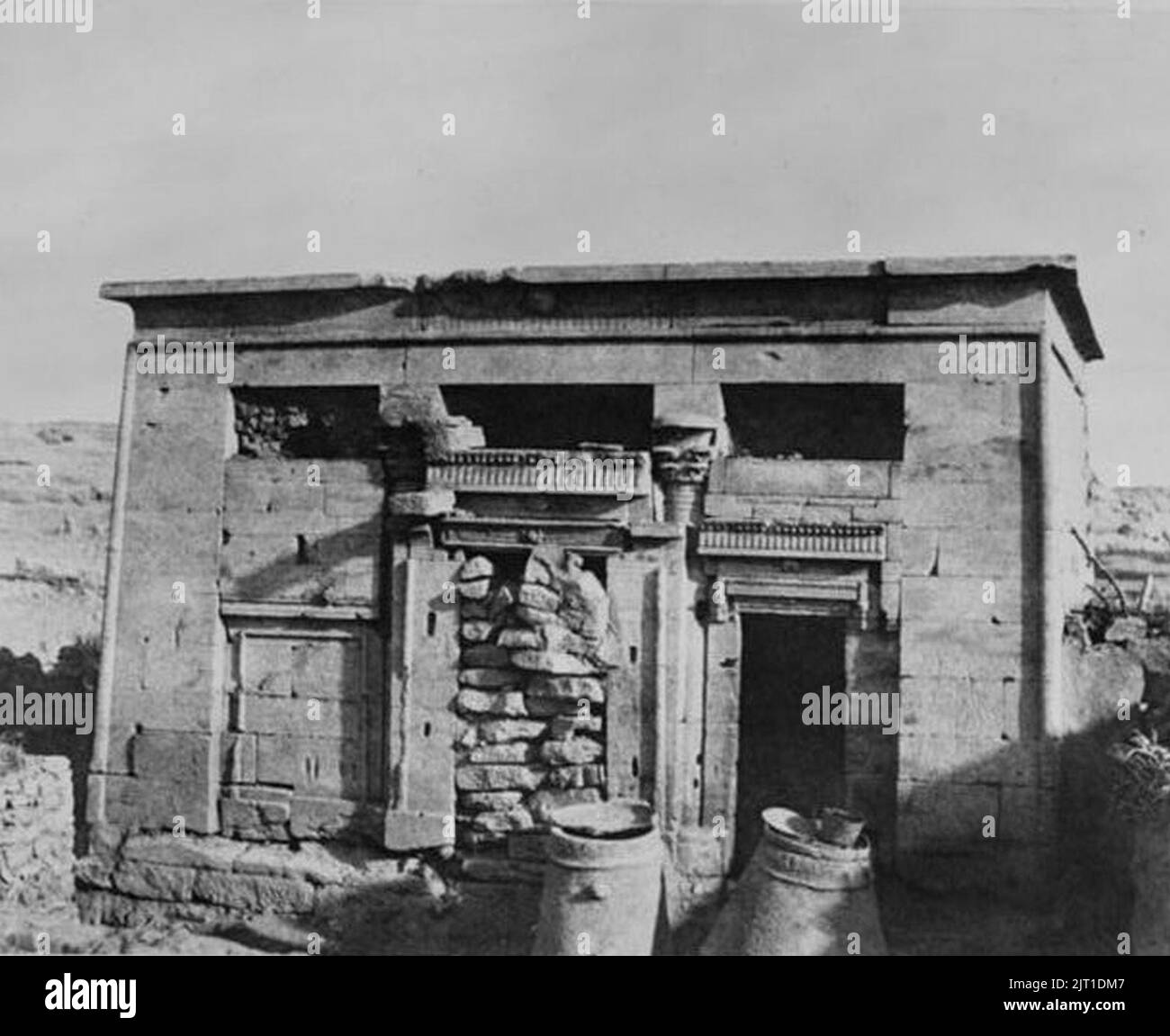 Tâfah (Taphis) - vue du temple situé dans l'interieur du village ...