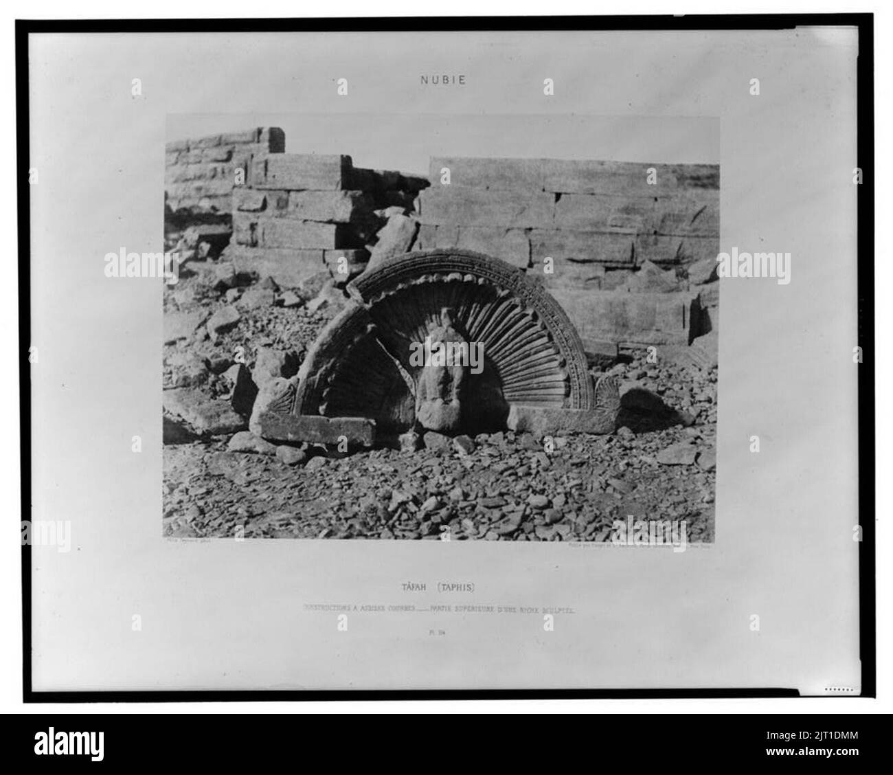 Tâfah (Taphis) - constructions a assises courbes - partie supérieure d ...