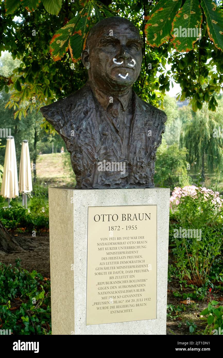 Otto braun 1872 1955 hi-res stock photography and images - Alamy