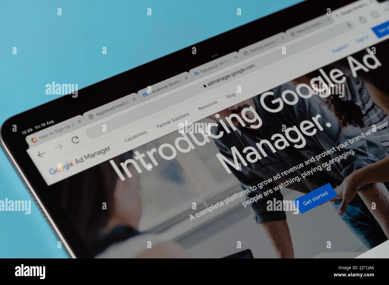 Electronic manager hi-res stock photography and images - Alamy