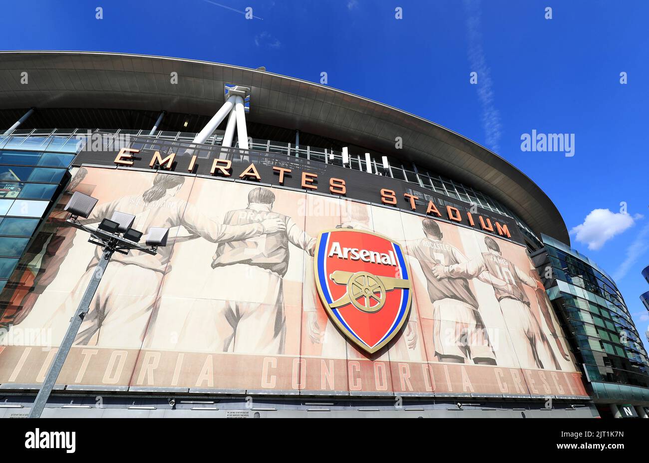 Arsenal logo 2022 hi-res stock photography and images - Alamy