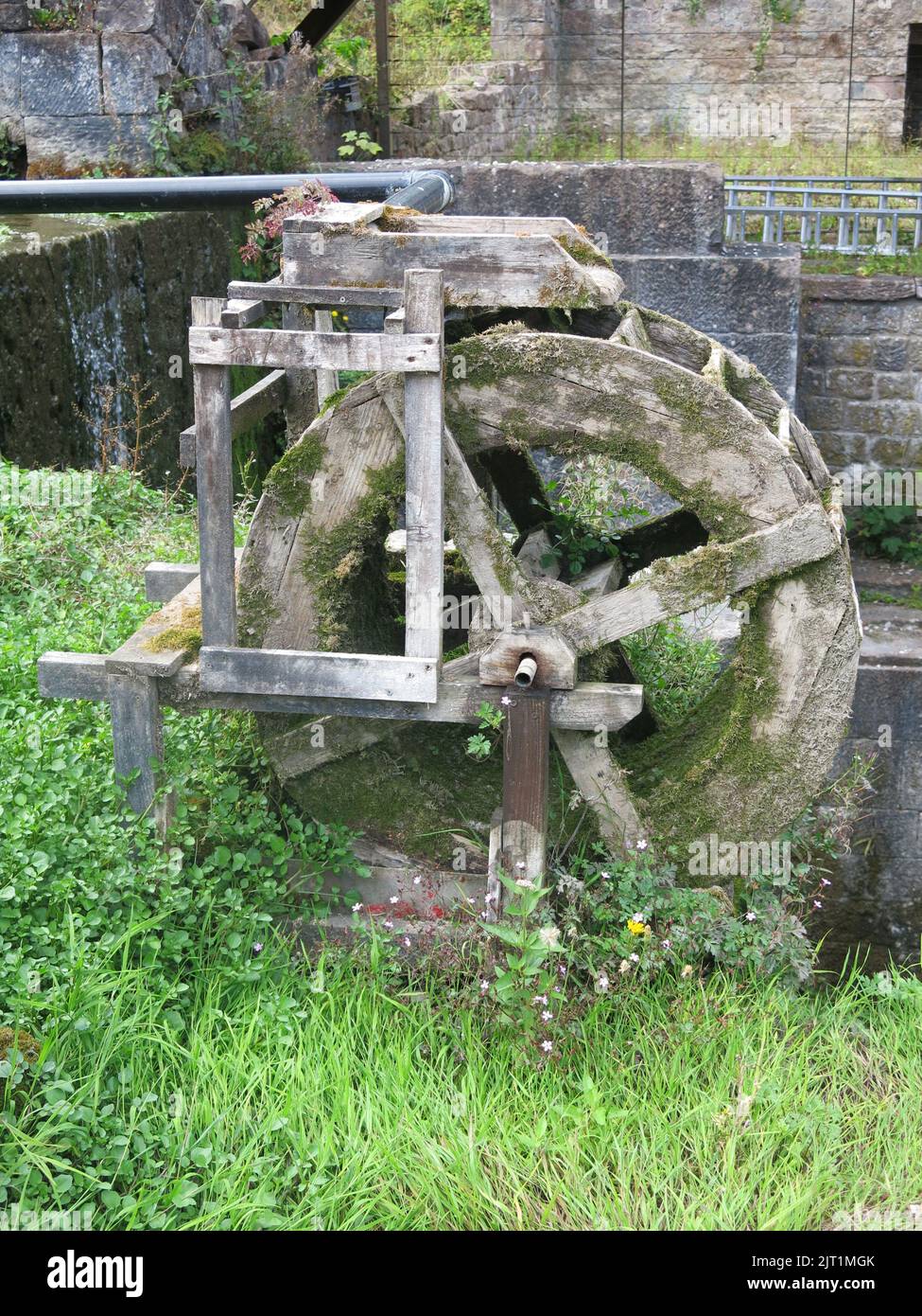 Water wheel on display in the courtyard at Cromford Mills, where the ...