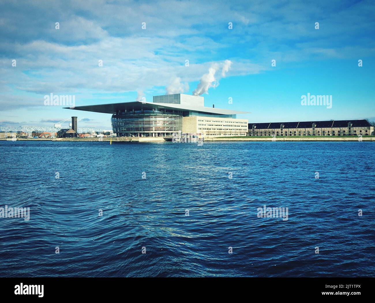Opera building exterior hi-res stock photography and images - Alamy