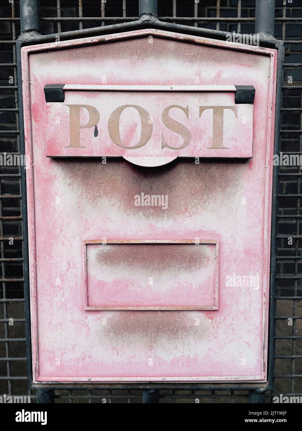 Vertical shot mailbox hi-res stock photography and images - Alamy